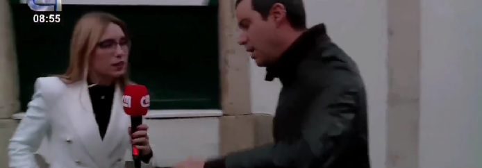 João Galamba foi passear, de pijama, o cão e exaltou-se com jornalista ...