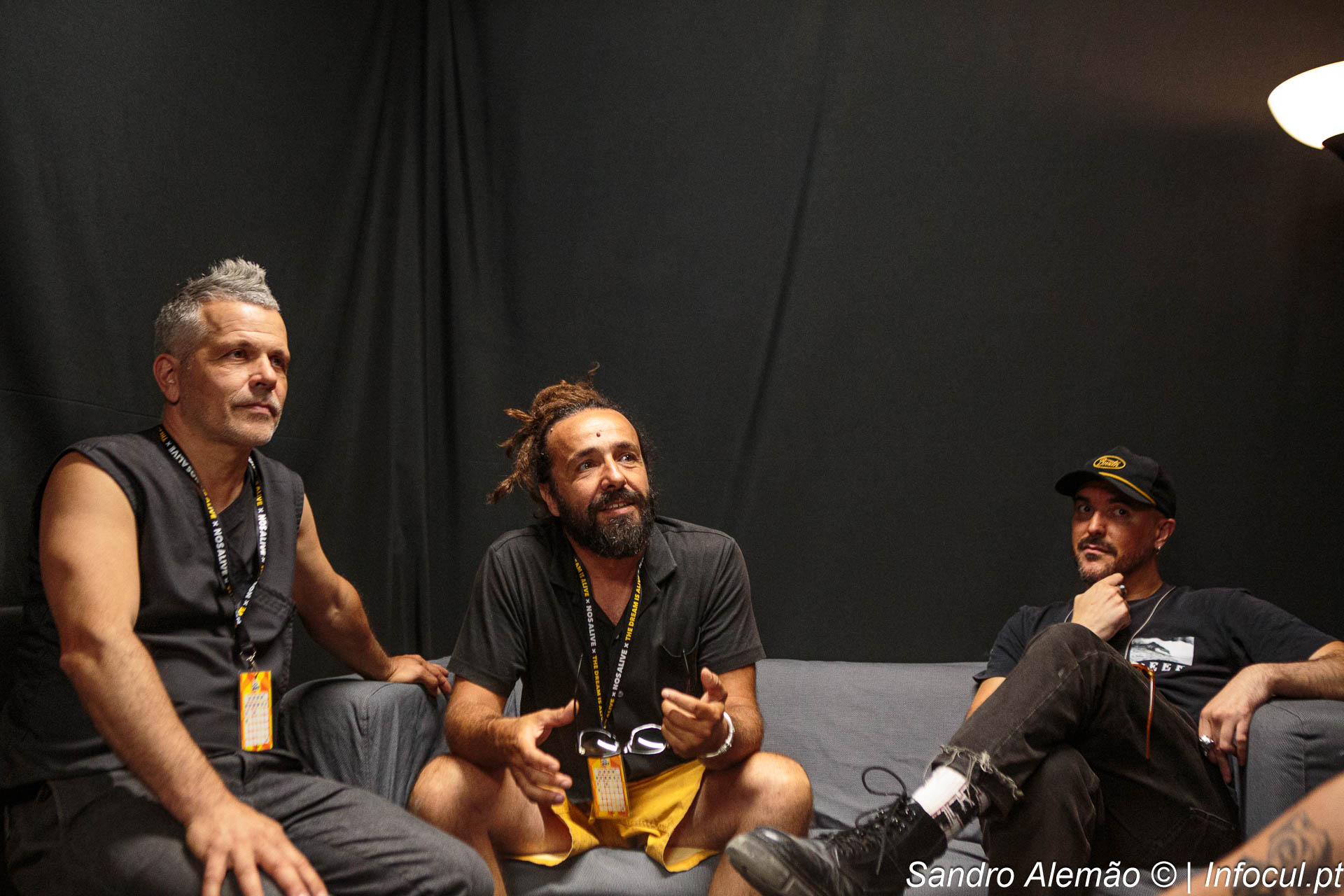 Blasted Mechanism "caracterizam-se por construir com o público um ...