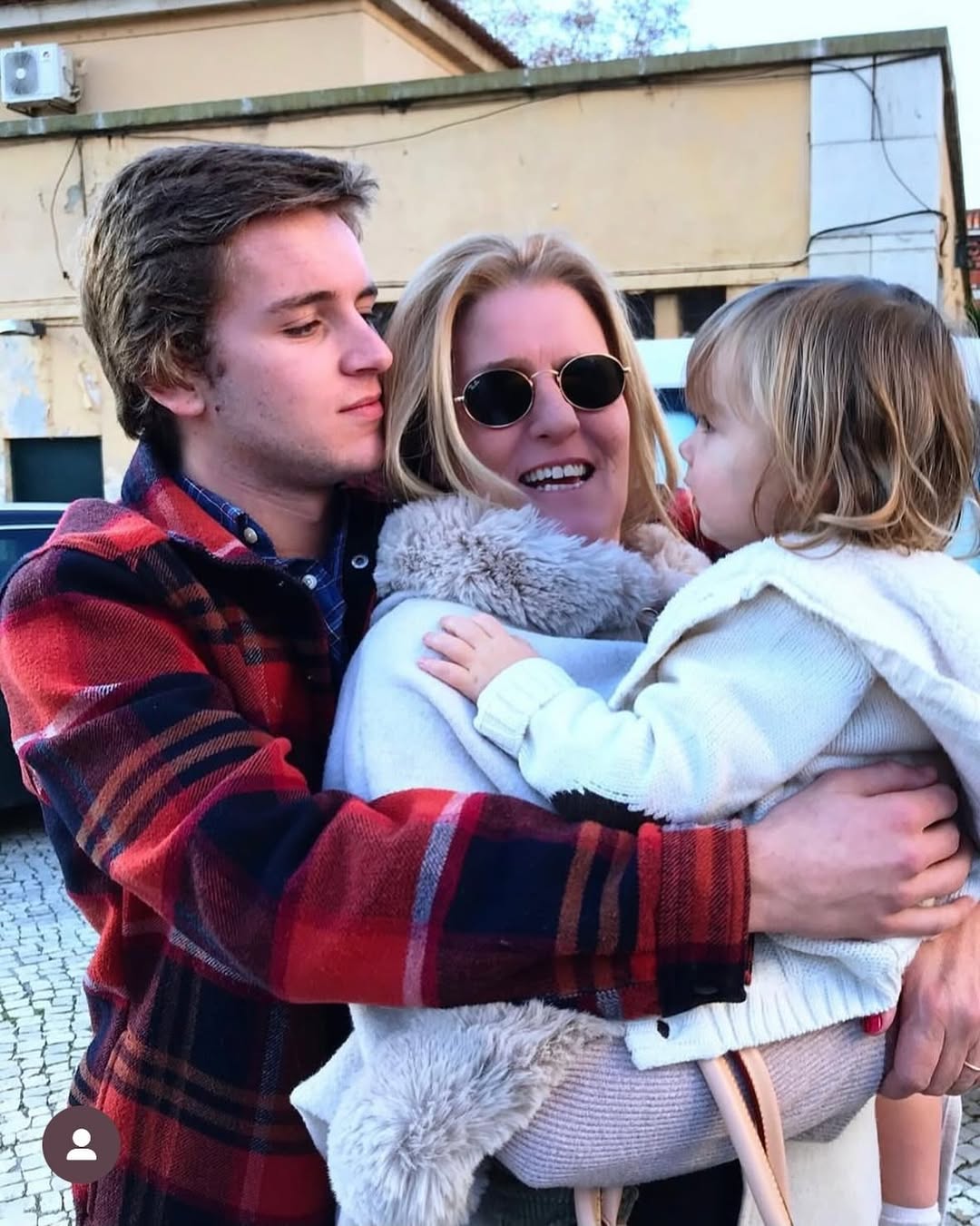 António Van Zeller despede-se da mãe com sentida homenagem nas redes ...