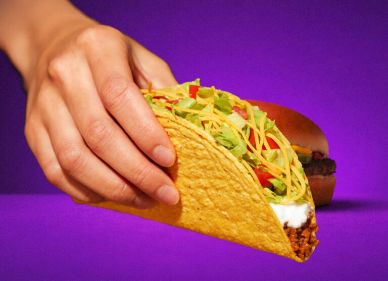 Taco Bell com ofertas especiais para o Dia do Hambúrguer e o Dia da Batata