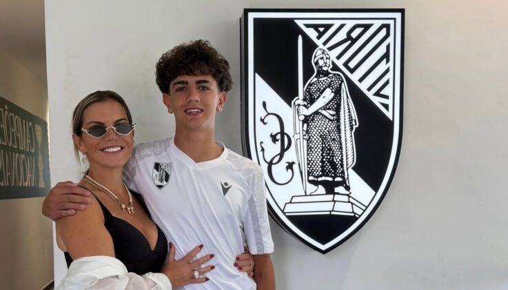Dinis Pereira assina contrato de formação com o Vitória SC e recebe ...