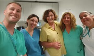 Maya vai às urgências após picada de vespa: “a alergia subiu braço acima”